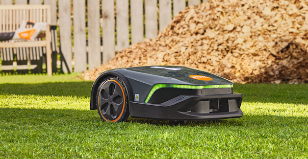 STIHL iMOW 5 EVO robotgressklipper - opptil 1500 m2 | BondeKompaniet