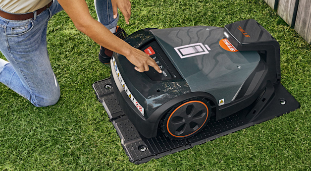 STIHL iMOW 5 EVO robotgressklipper - opptil 1500 m2 | BondeKompaniet